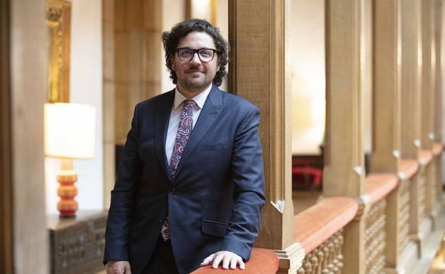 Aarón Zapico dirige El Mesías de Händel con la Orquesta Ciudad de ...